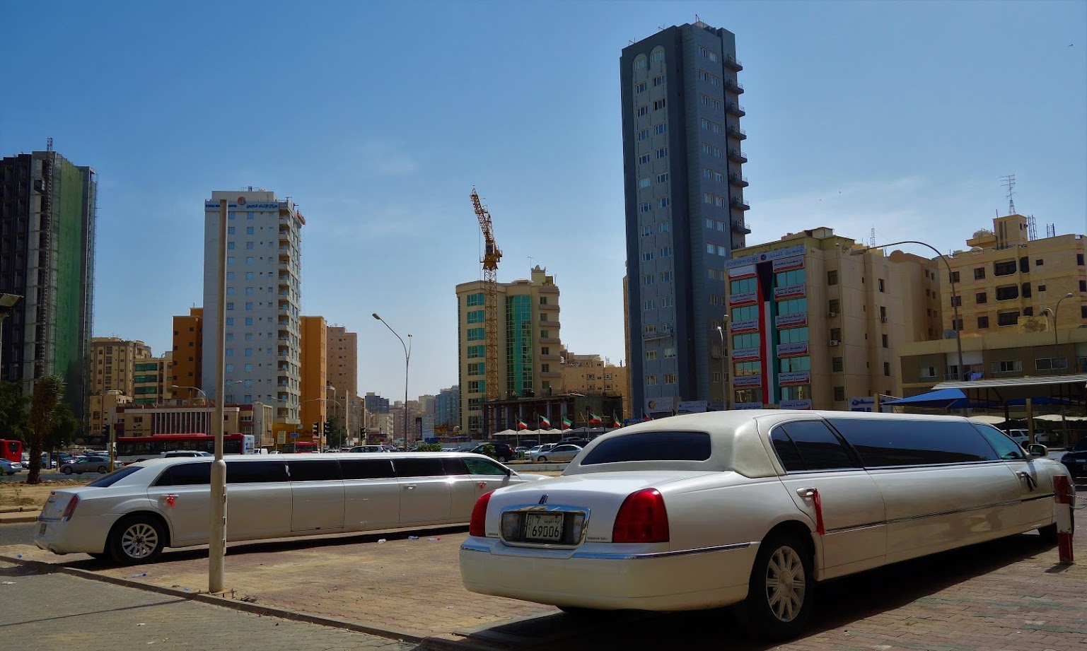 Het emiraat Koeweit دولة الكويت: The future is bright - Het Grote ...